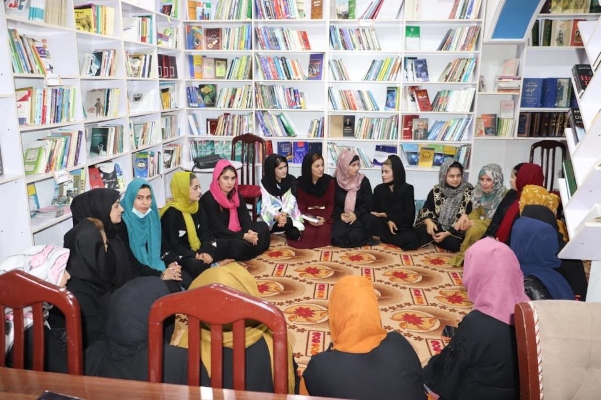 Afghanistan: Kabul’s only library for women closes due to Taliban ...