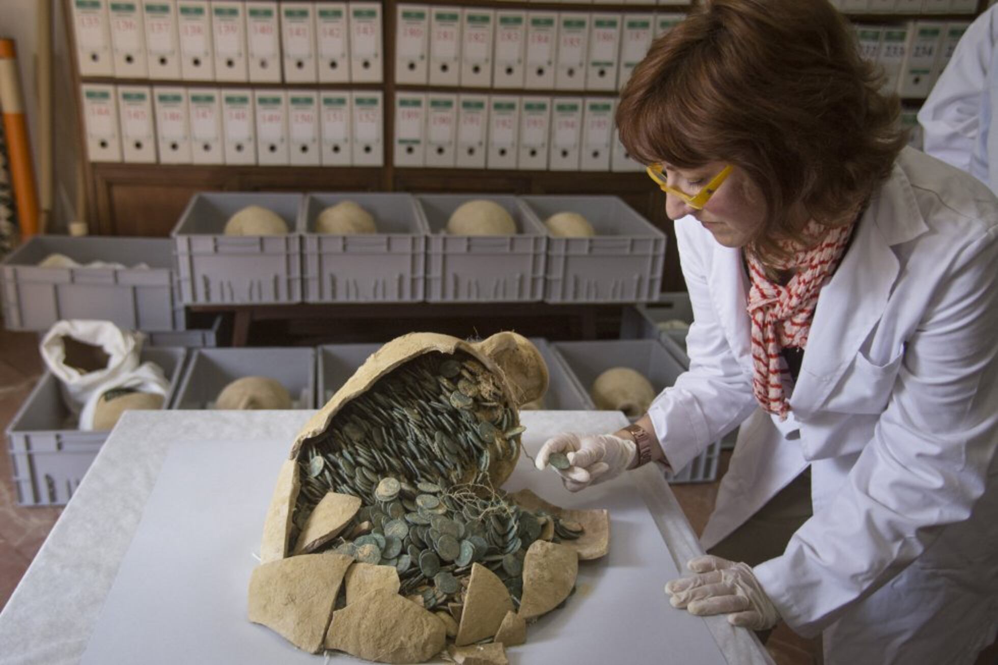 El tesoro de las monedas romanas de Tomares | Fotos | Cultura | EL PAÍS