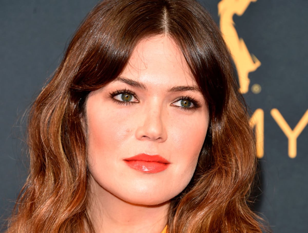 Así se consigue el maquillaje ganador de Mandy Moore en los Emmy ...