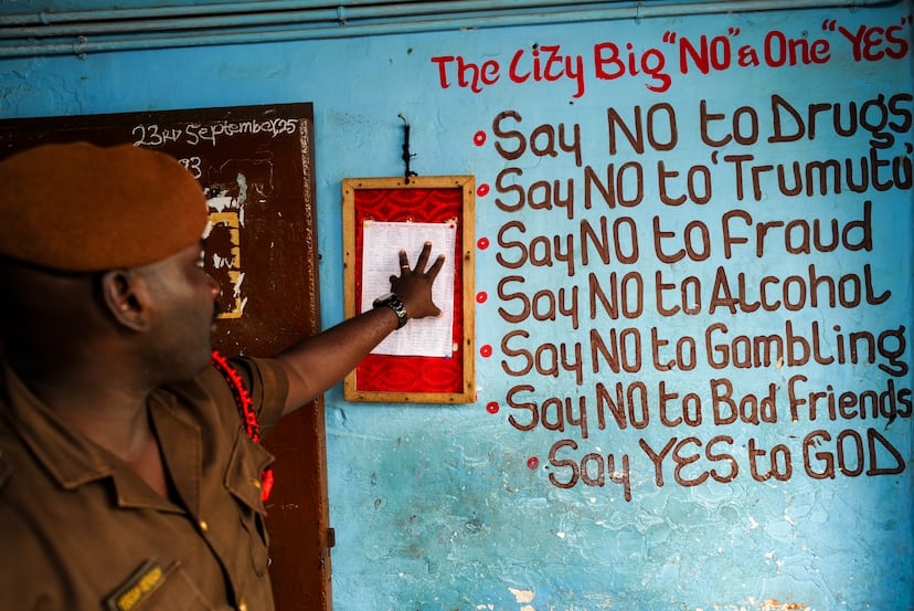 Inside a Ghanaian prison, where inmates are crammed together and close ...