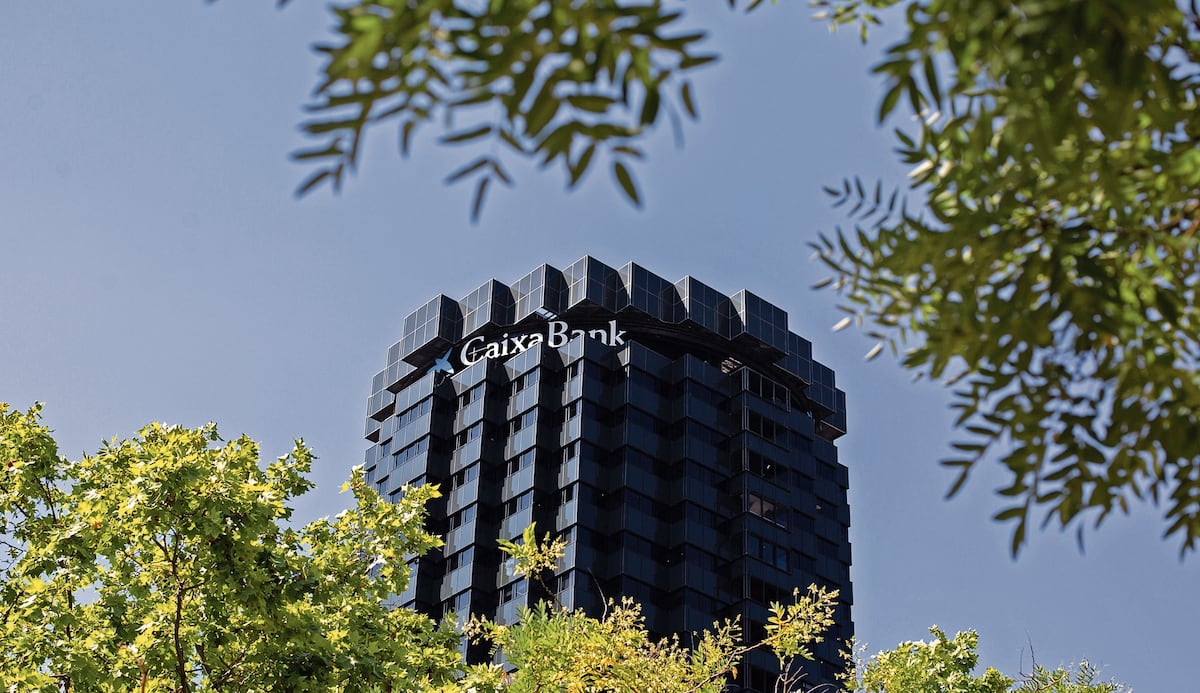 Los analistas apuestan por CaixaBank y la acción toca máximos ...