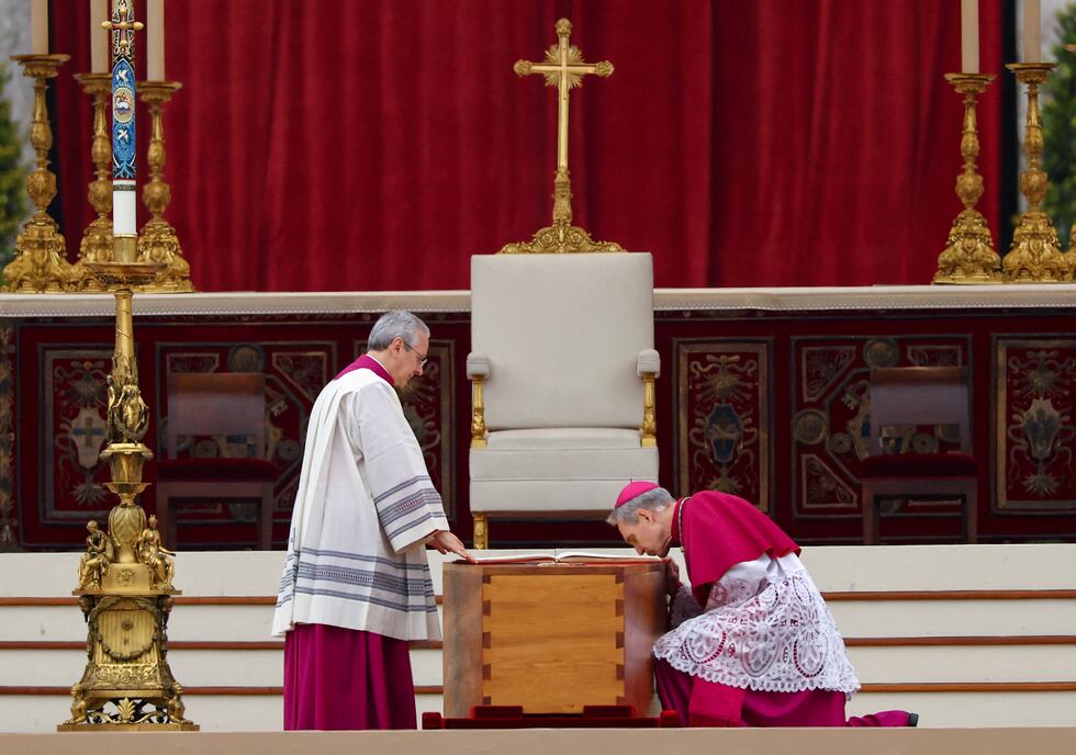 Ratzinger: El funeral del papa Benedicto XVI, en imágenes | Fotos ...