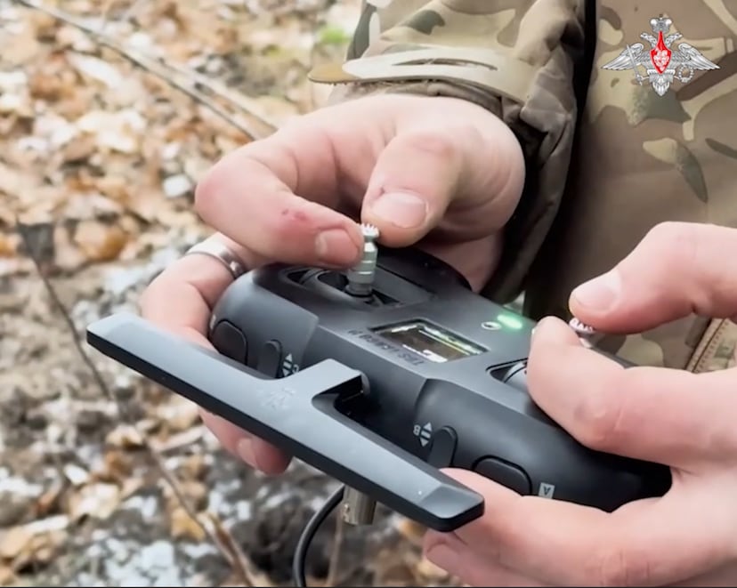 Ukraine: Russia revolutionizes warfare with fiber-optic-controlled ...