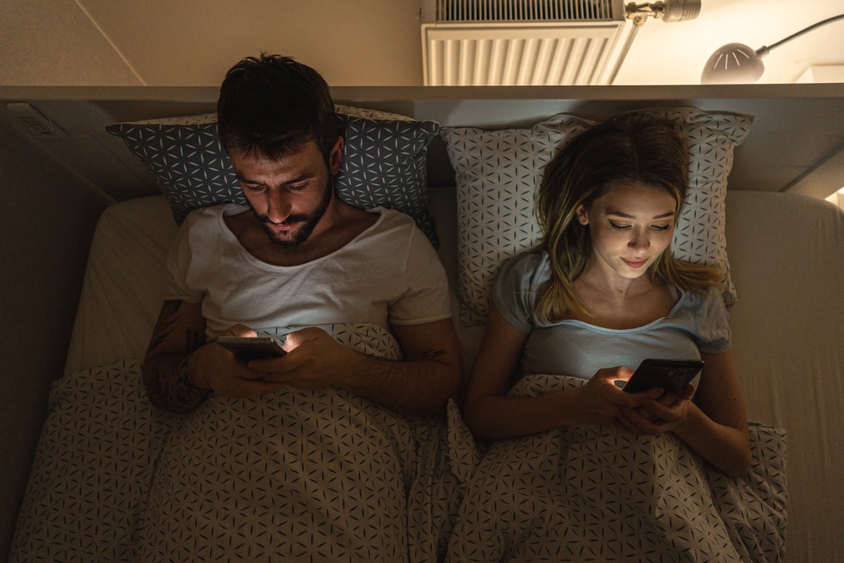 From like to distrust: This is how social media affects relationships ...