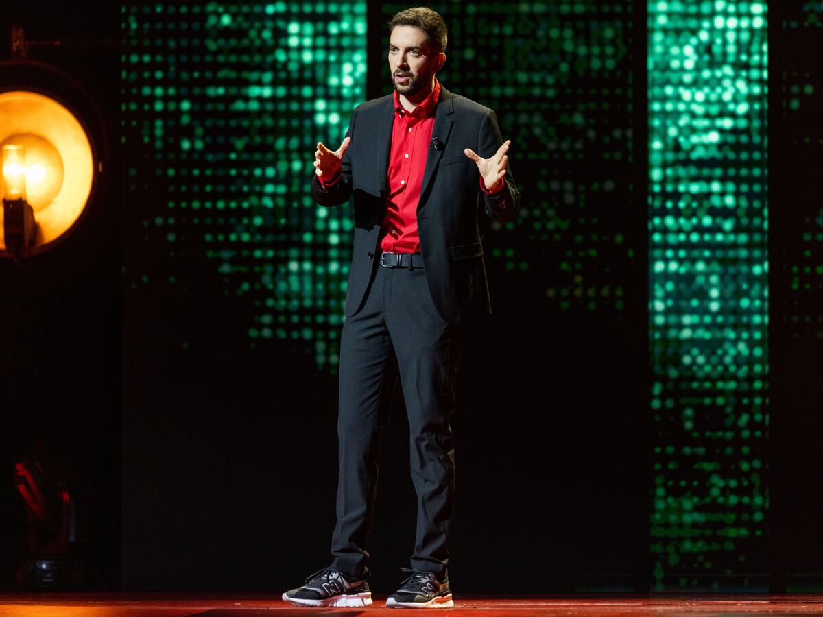 Netflix: Gila, un humor vigente incluso en tiempos de guerra ...