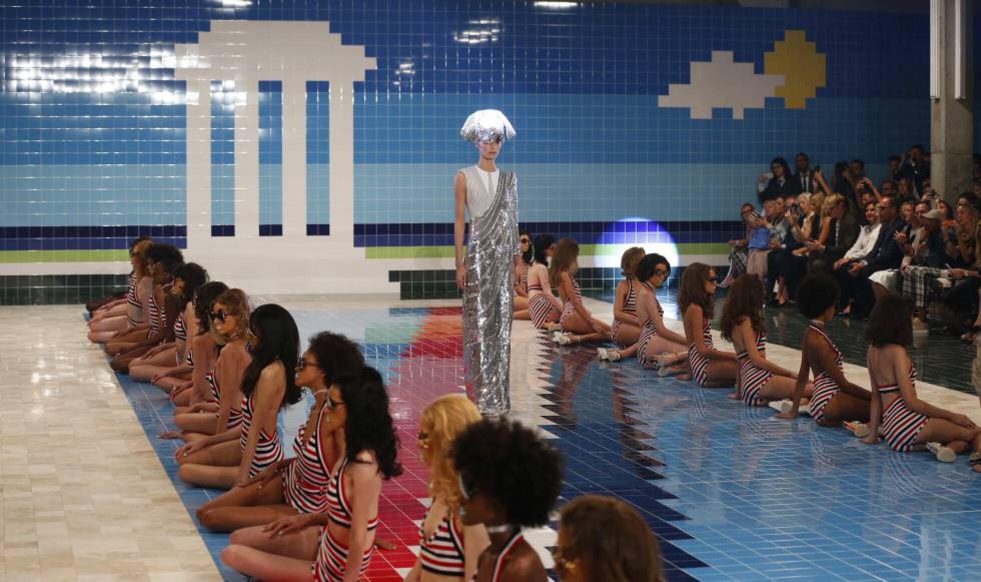 Este verano las piscinas se visten de nostalgia | Estilo | EL PAÍS