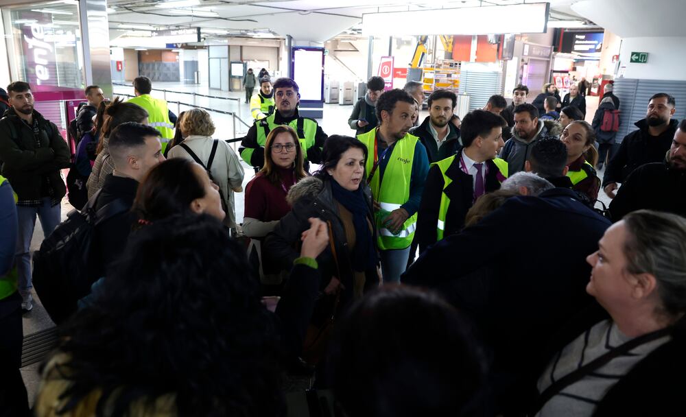 Atocha habilita una sala para los pasajeros afectados por el accidente ...