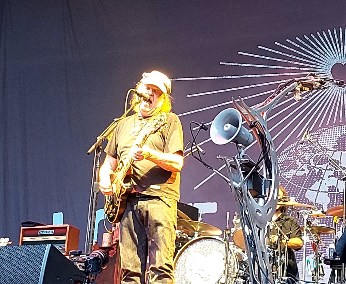 El chamán Neil Young y su gran desafío de ‘rock and roll’ | La Ruta ...