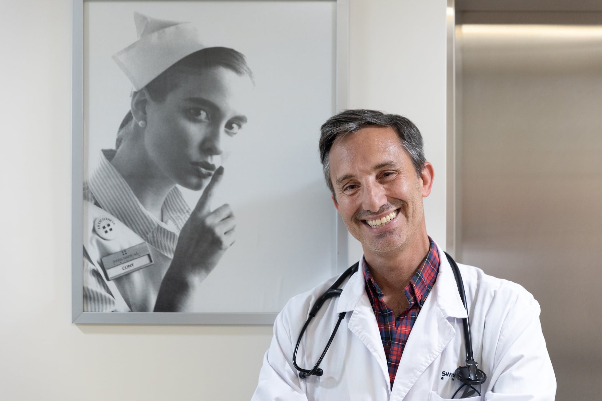 Música en la receta: un médico argentino les canta a sus pacientes para ...