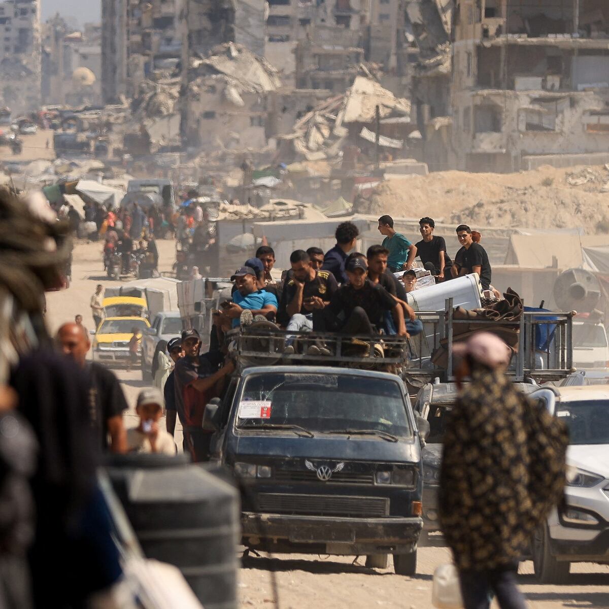 Los dos frentes calientes de Israel: ataca a Hamás en Qatar y ordena el ...