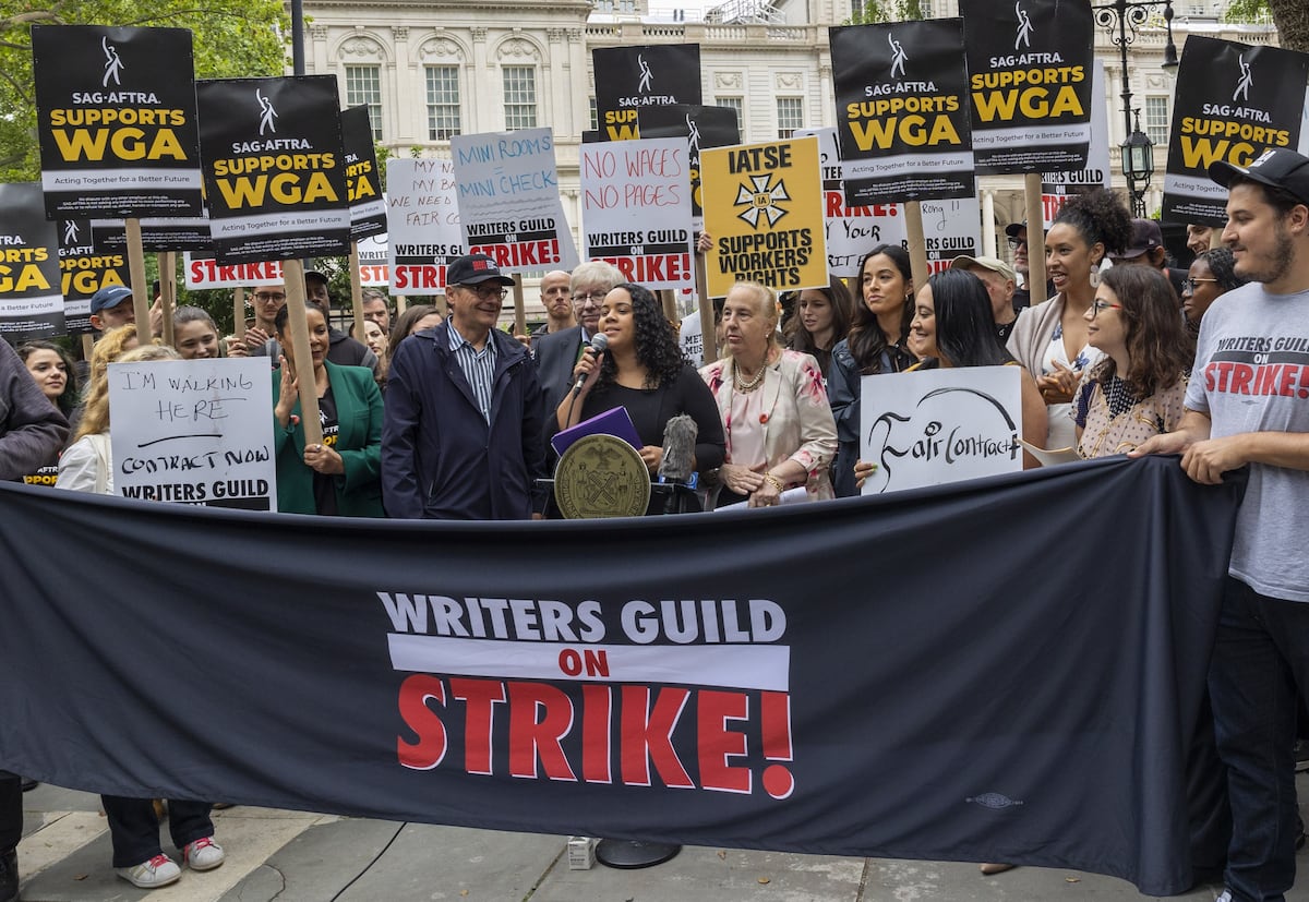 Hollywood looks into the abyss: Striking actors will begin picketing ...