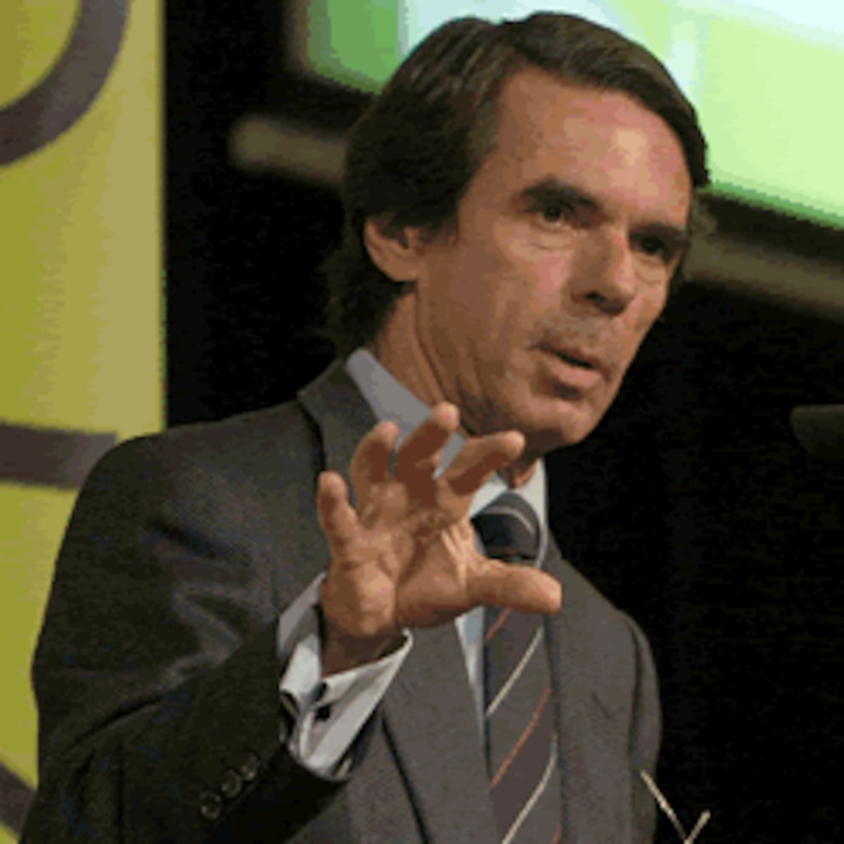 Aznar y González cobran 80.000 euros del Estado compatibles con sus ...