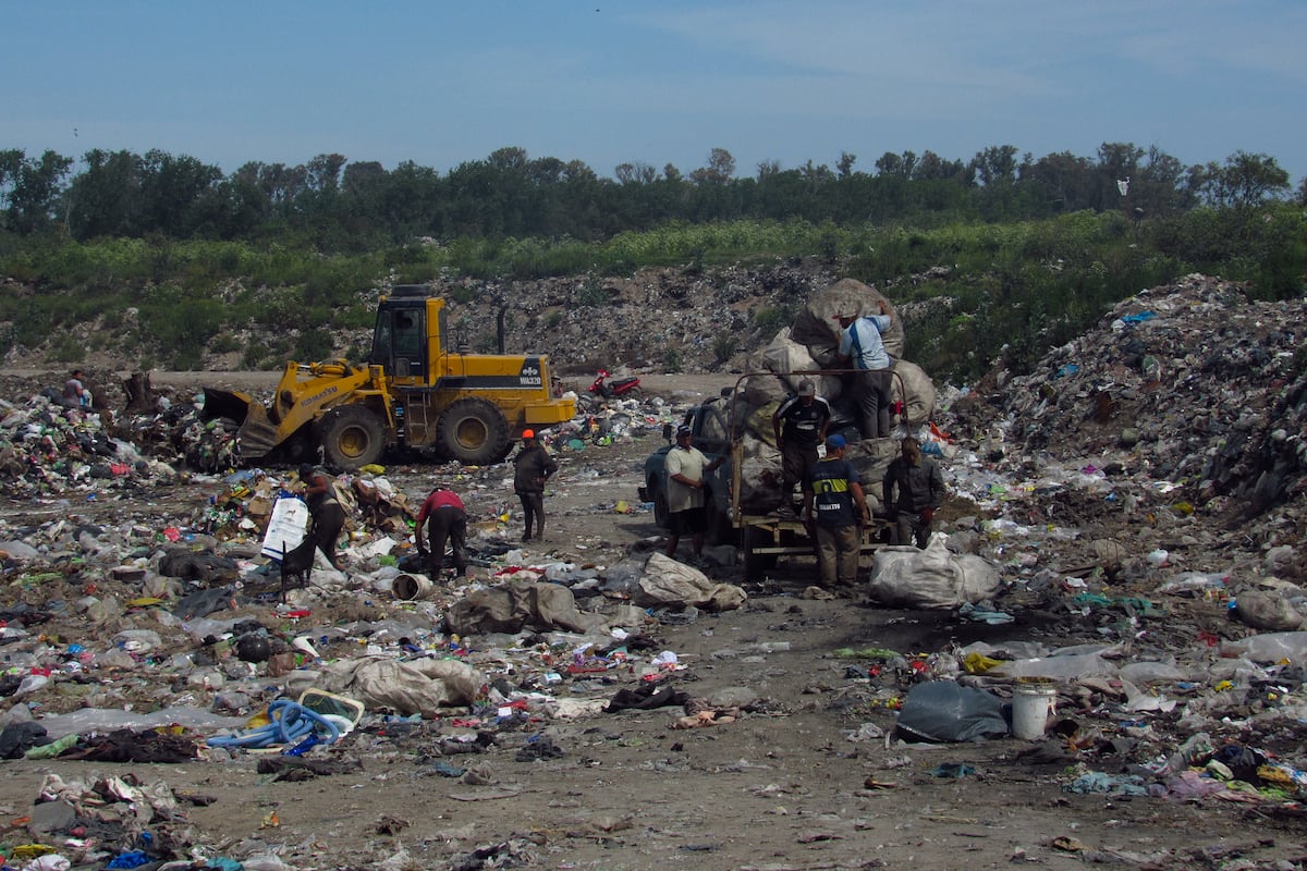 Los recicladores de Luján, el basural a cielo abierto más grande de ...