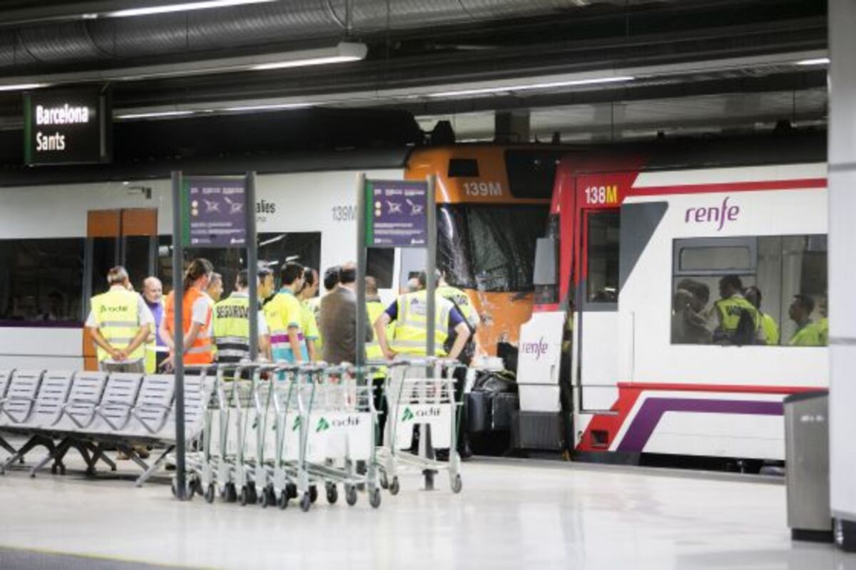 Renfe aparta al maquinista del accidente en la estación Sants ...