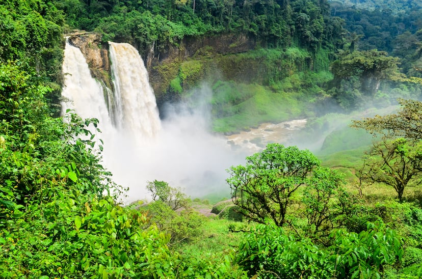 Camerún: un viaje entre tribus ancestrales, ciudades monumentales y ...