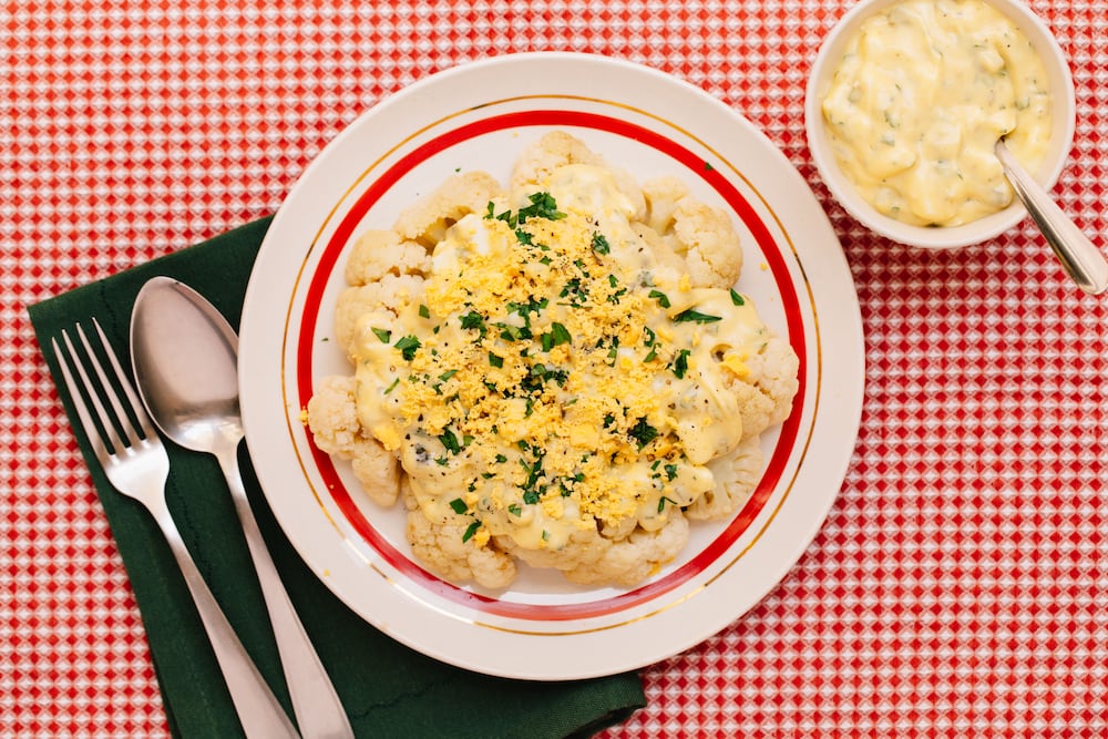 Coliflor con salsa ‘gribiche’ | El Comidista | Gastronomía | EL PAÍS
