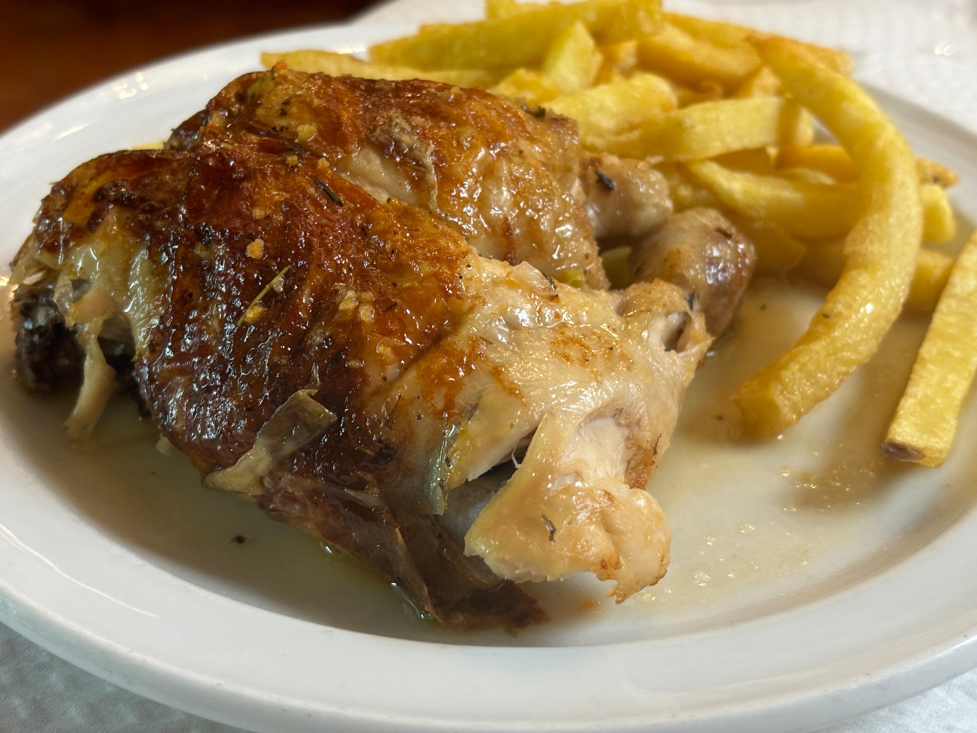 Mesón El Pollo del Tío Paco: un templo del mejor pollo asado escondido ...