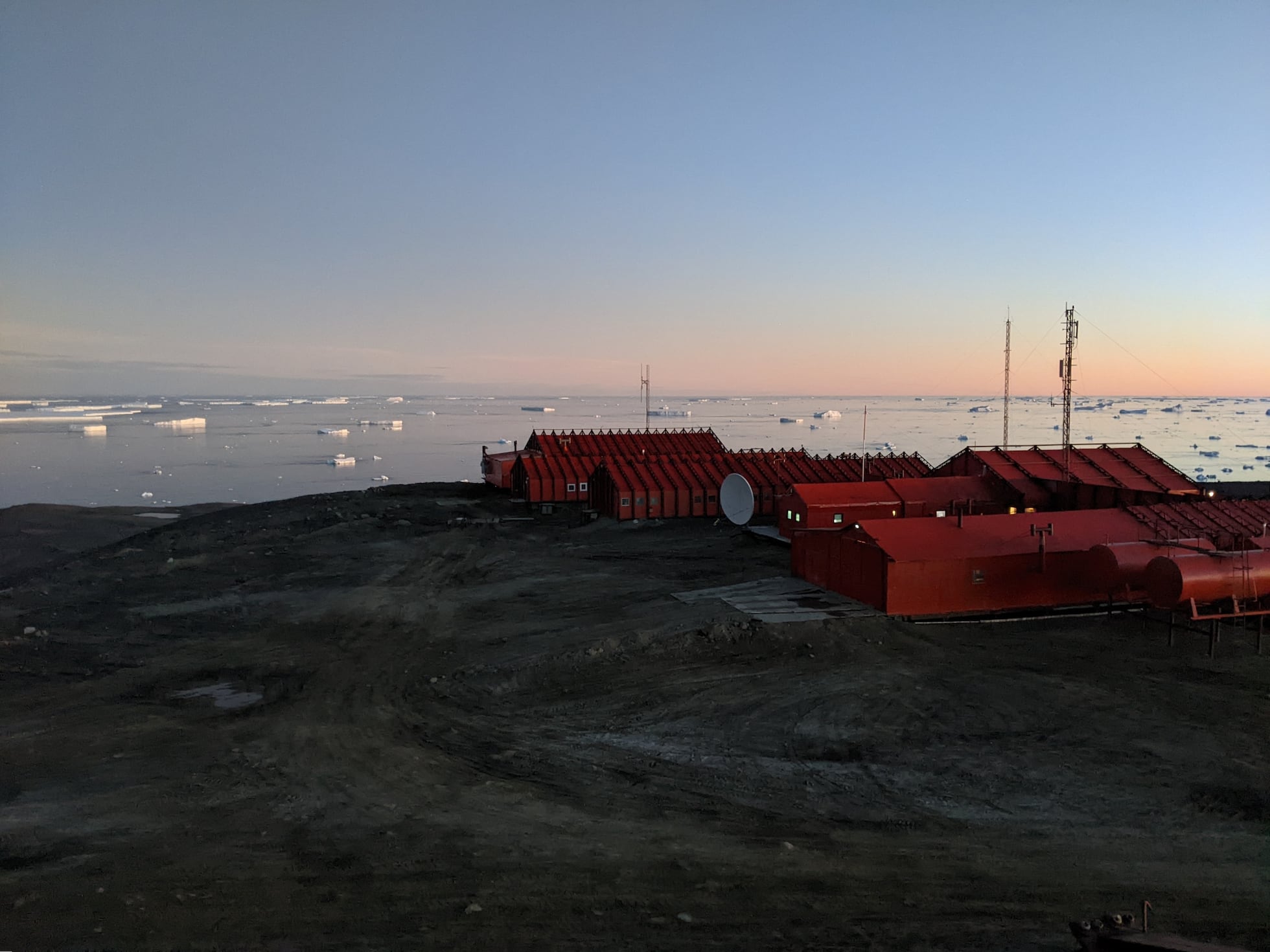 The power of penguin guano to reduce the effects of climate change in ...