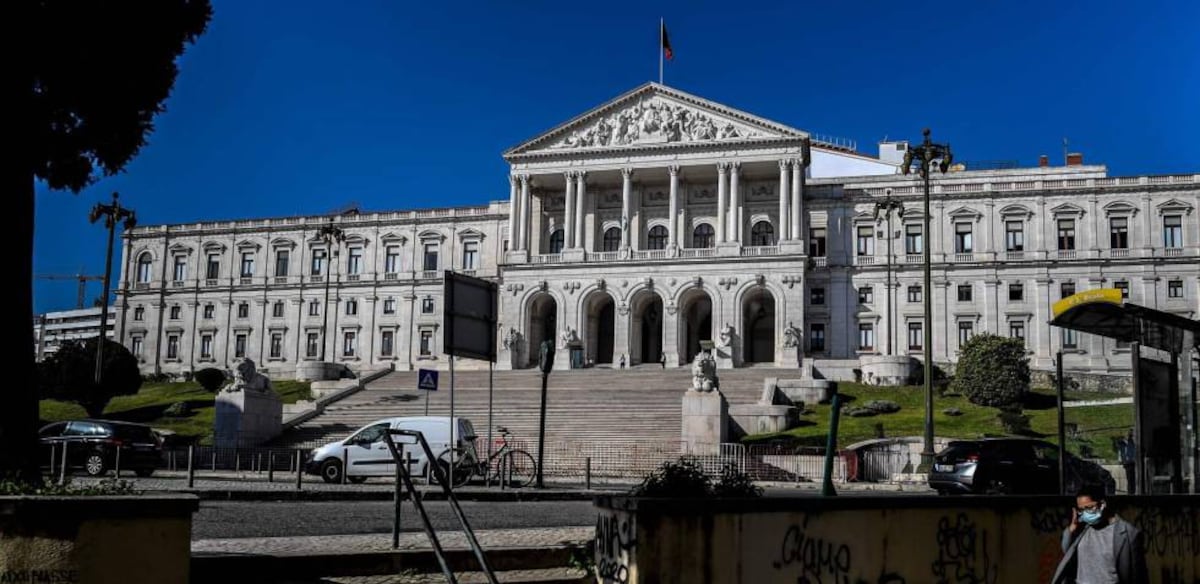 El bono de diez años de Portugal roza el terreno negativo por primera ...