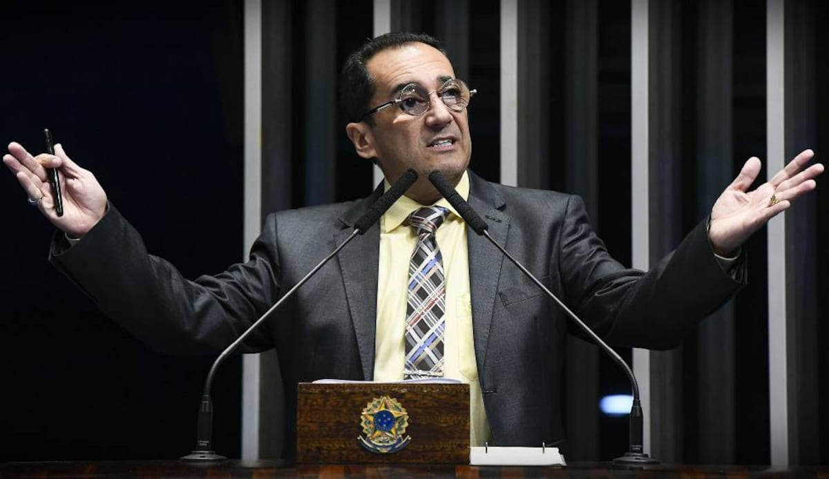 Acuado por CPI, Bolsonaro contra-ataca, mas diálogo com Kajuru vira ...