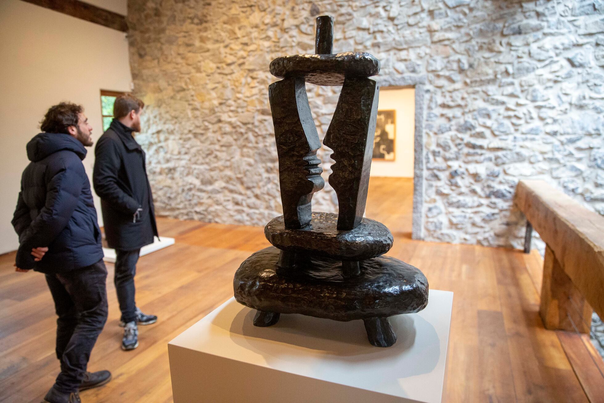 Chillida se reencuentra en Hernani con sus amigos artistas | Cultura ...