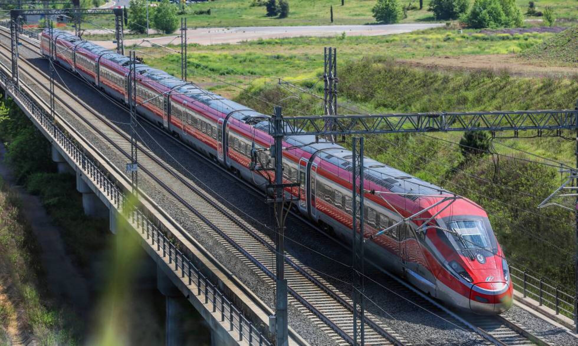 Así son los nuevos trenes italianos y franceses que competirán con ...