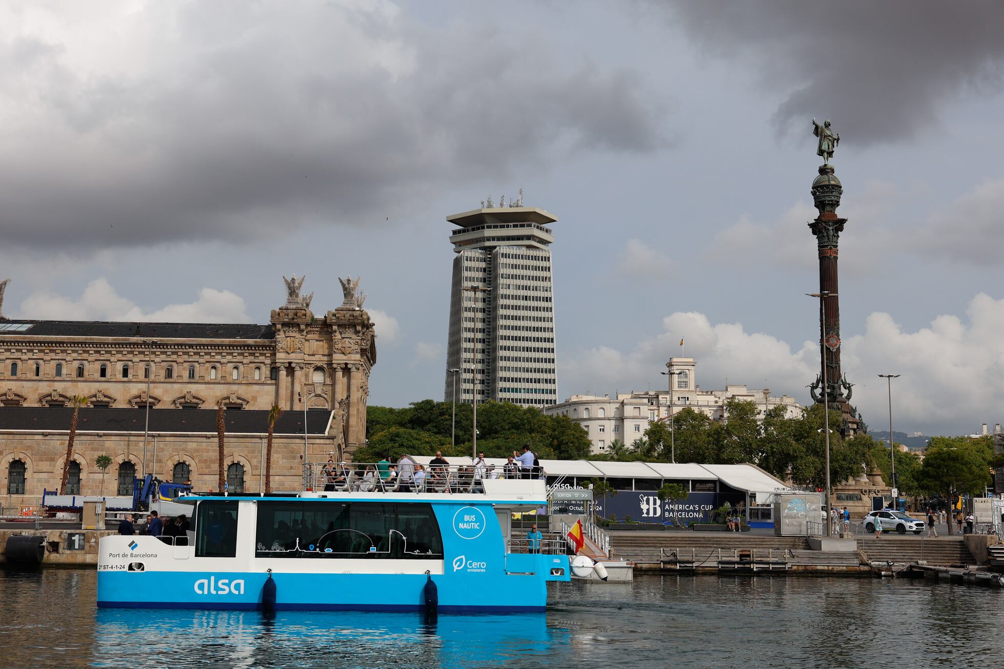 El Puerto de Barcelona inaugura el bus náutico con barcos eléctricos ...