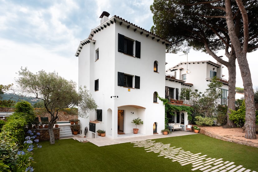 La casa de Tom Sharpe. “Abans que la compri un rus i hi posi un buda ...