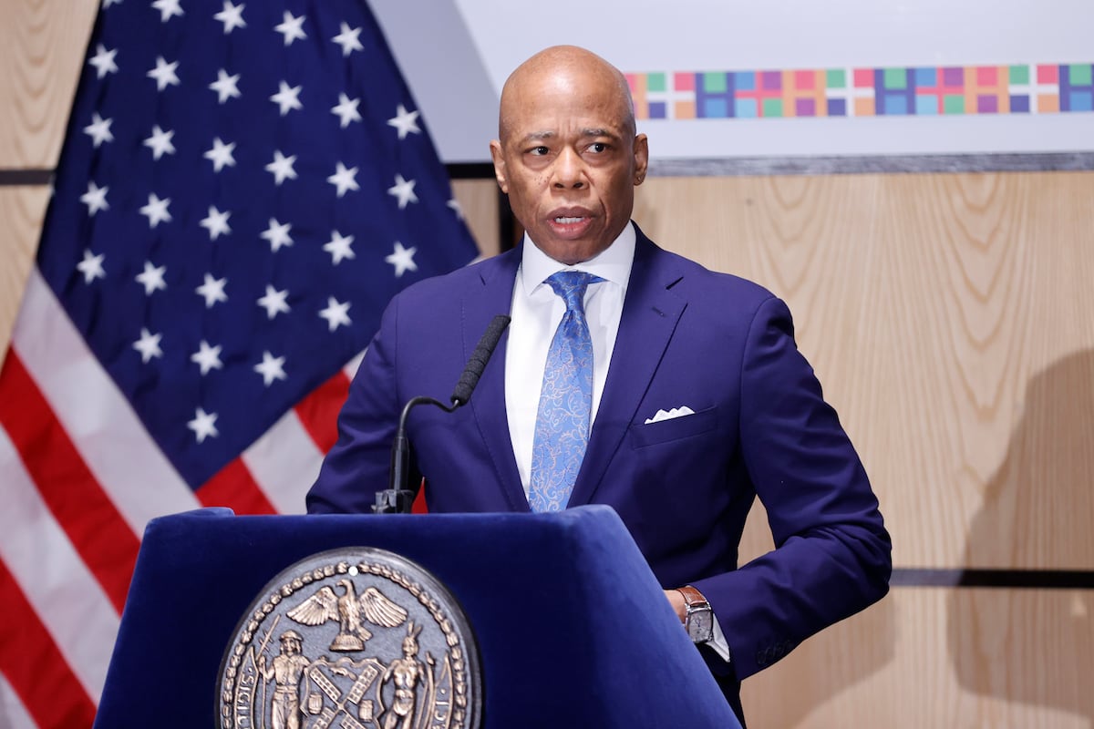 Un juez desestima el caso de corrupción contra el alcalde de Nueva York ...