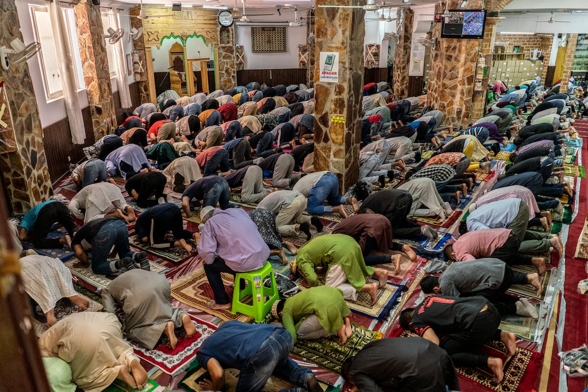 Detenidos tres ‘skinheads’ por irrumpir en una mezquita de Vila-real y ...