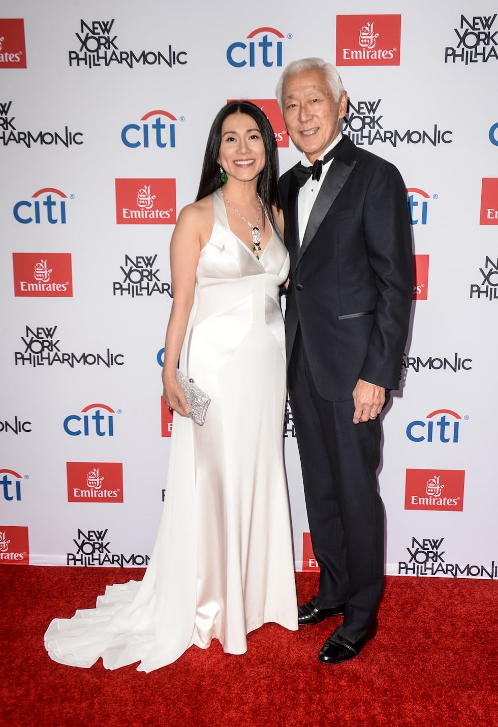 La filantropía anónima es historia: de Jeff Bezos y Lauren Sánchez al ...