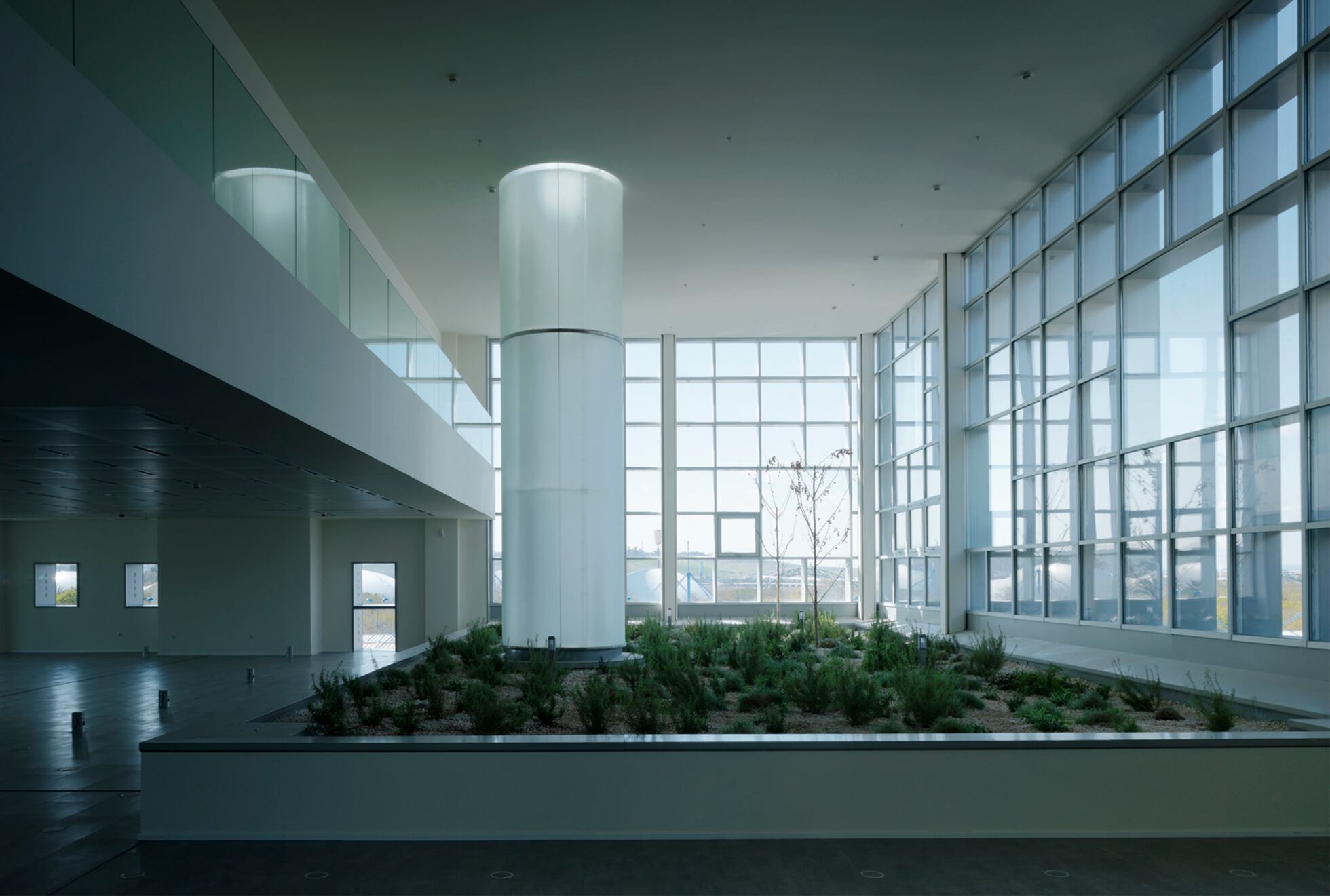 Este edificio demuestra que se puede ahorrar el 75% de la factura de la luz y el agua. ¿Por qué ...