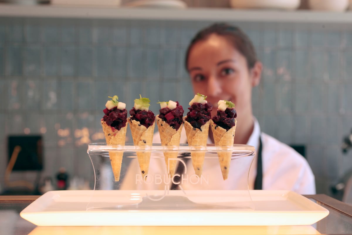 La marca Robuchon aterriza en España con su primer restaurante en ...