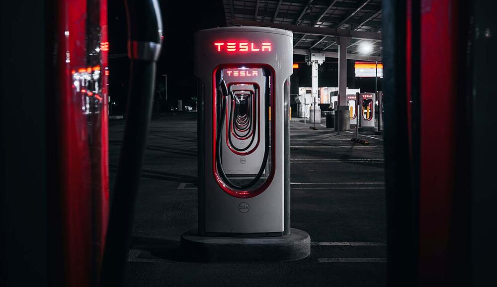 El Supercargador Tesla V4 ya es una realidad, y es más inteligente y ...