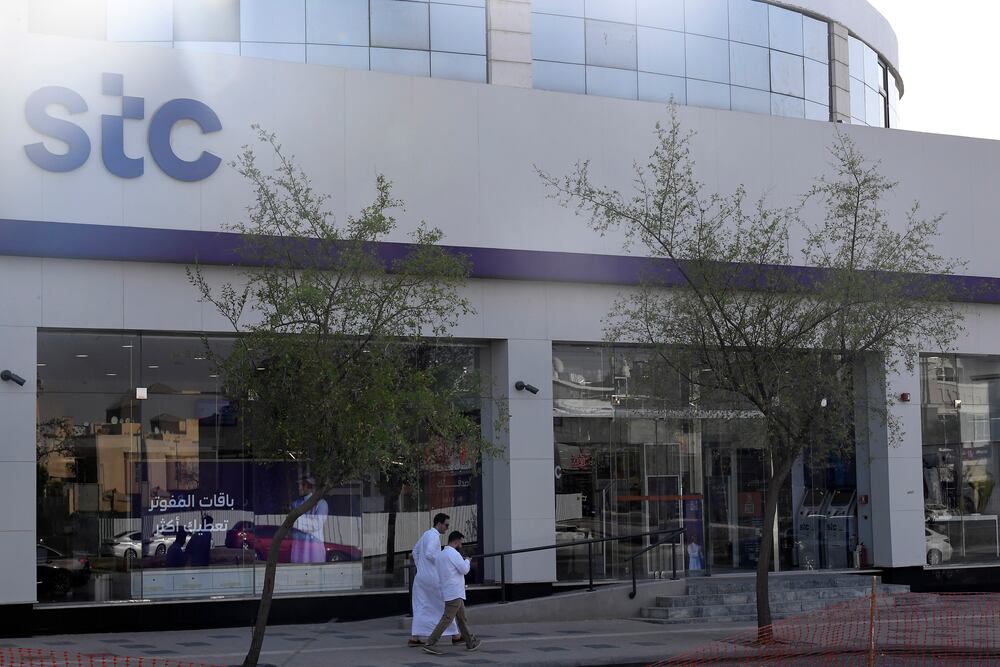 Telefónica y STC acercan posturas en una reunión en Madrid | Empresas ...