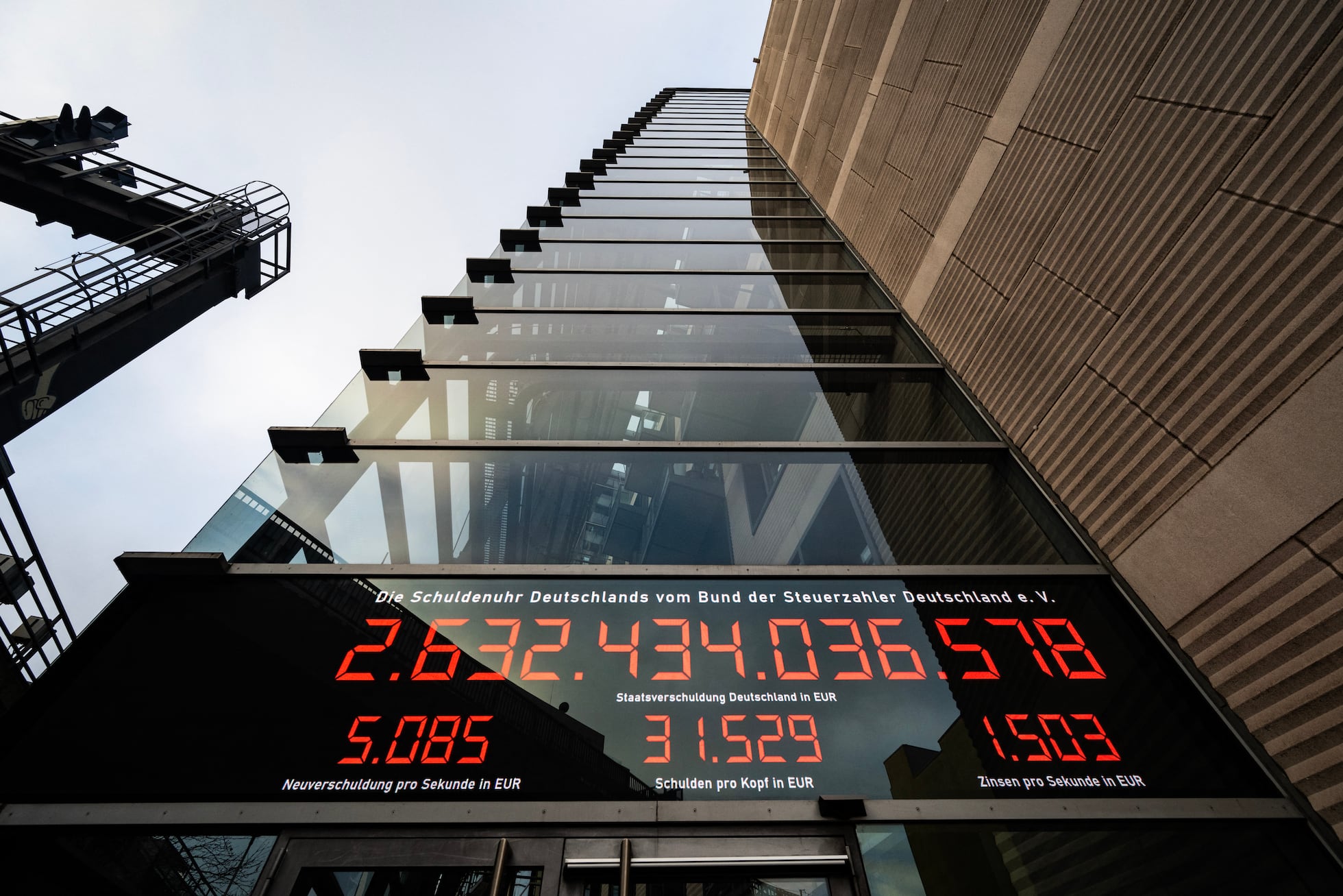 Public debt: A ticking time bomb about to explode? | Economy and ...