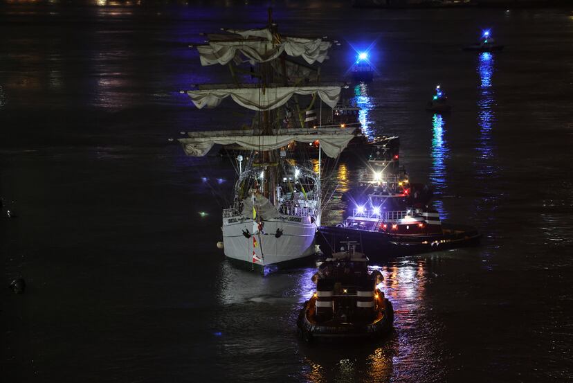 Las imágenes del choque del buque ‘Cuauhtémoc’ con el puente de ...