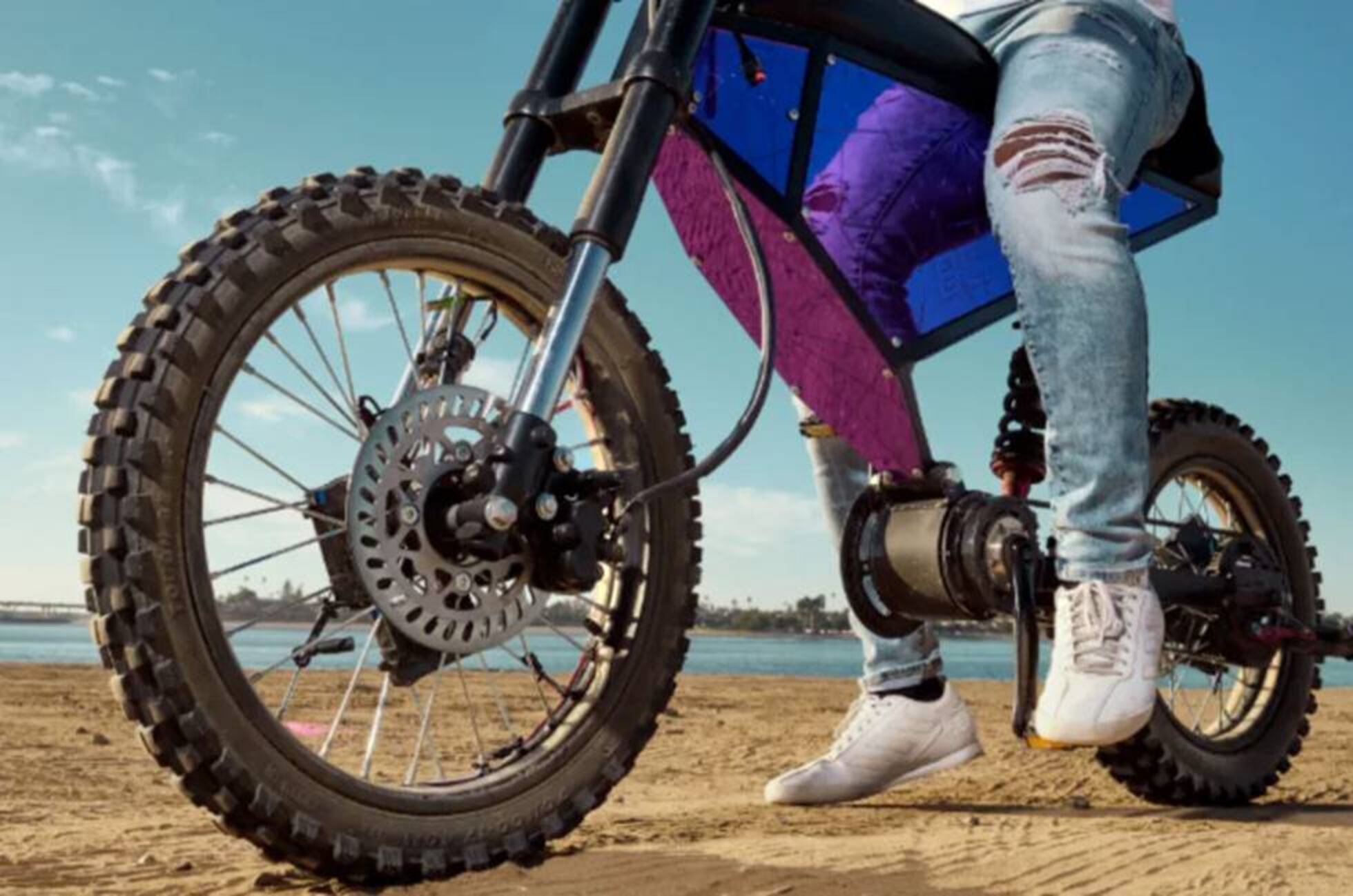 XION CyberX, la divertida moto eléctrica con la que atraerás todas las ...