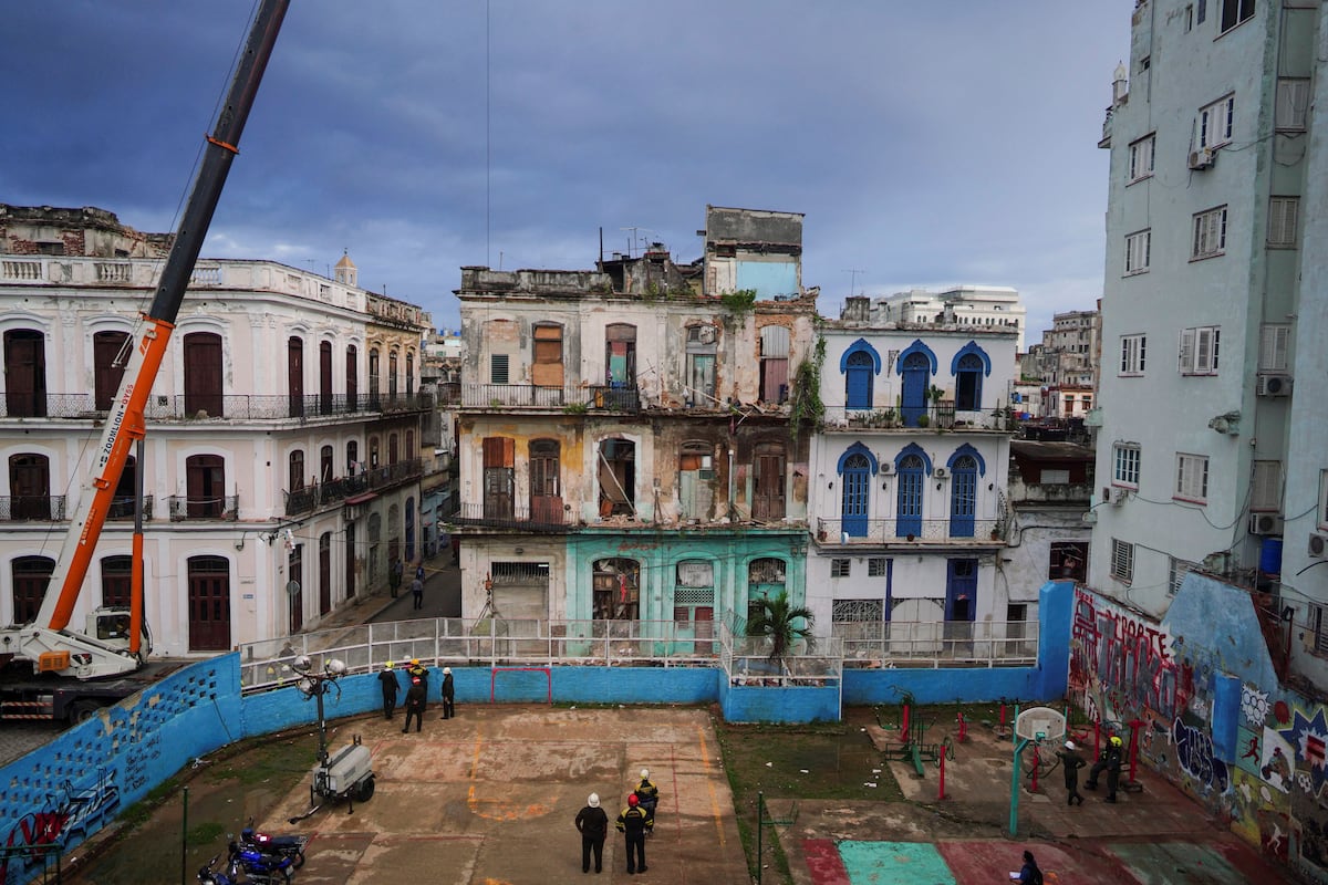 Havana’s once stately homes crumble as their residents live in fear of ...