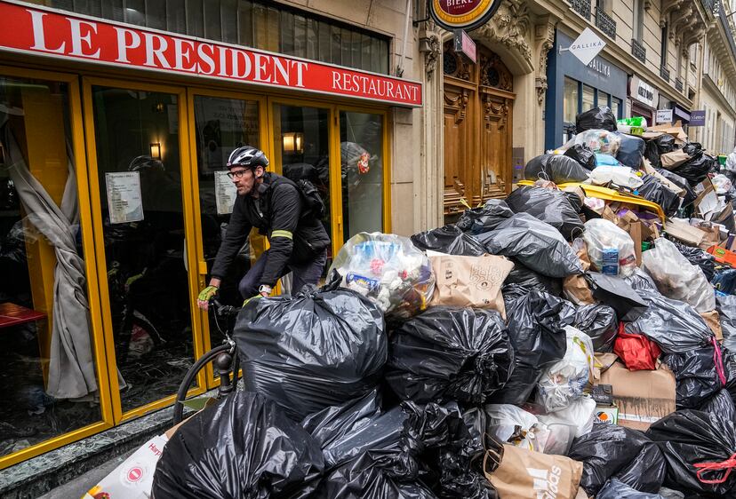 France: Garbage continues to pile up in Paris as a symbol of protest ...