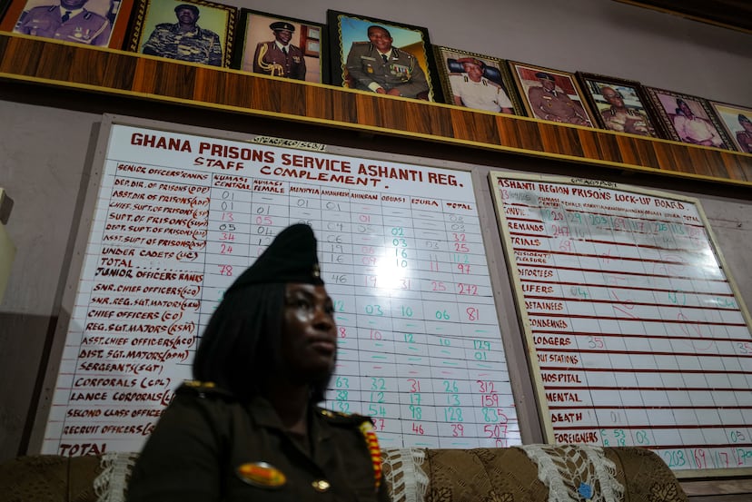 Inside a Ghanaian prison, where inmates are crammed together and close ...