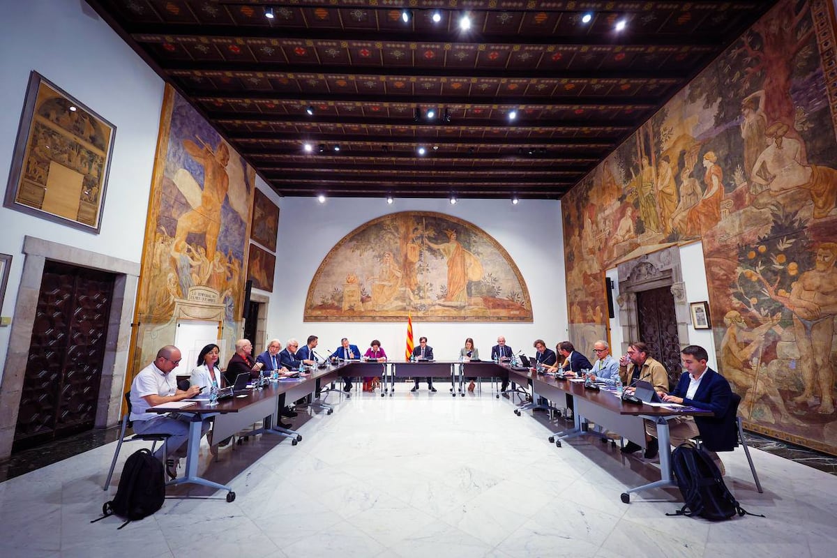 Govern, sindicatos y la patronal se alían y firman una manifiesto en ...