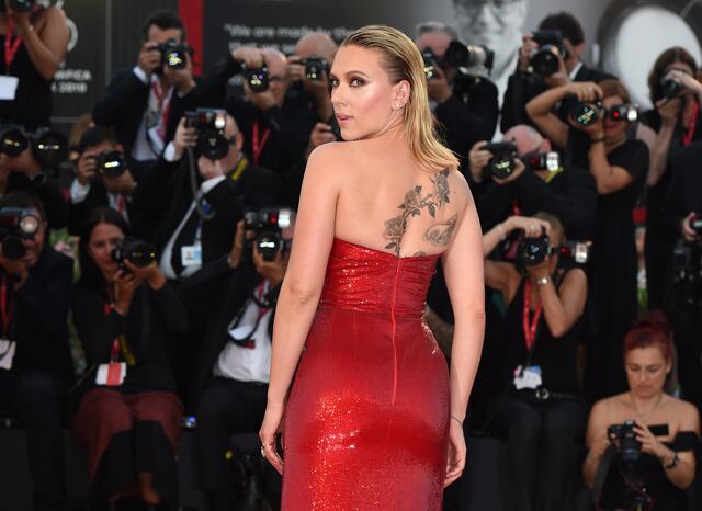 Why only women’s clothing has a zipper on the back: The birth of a ...