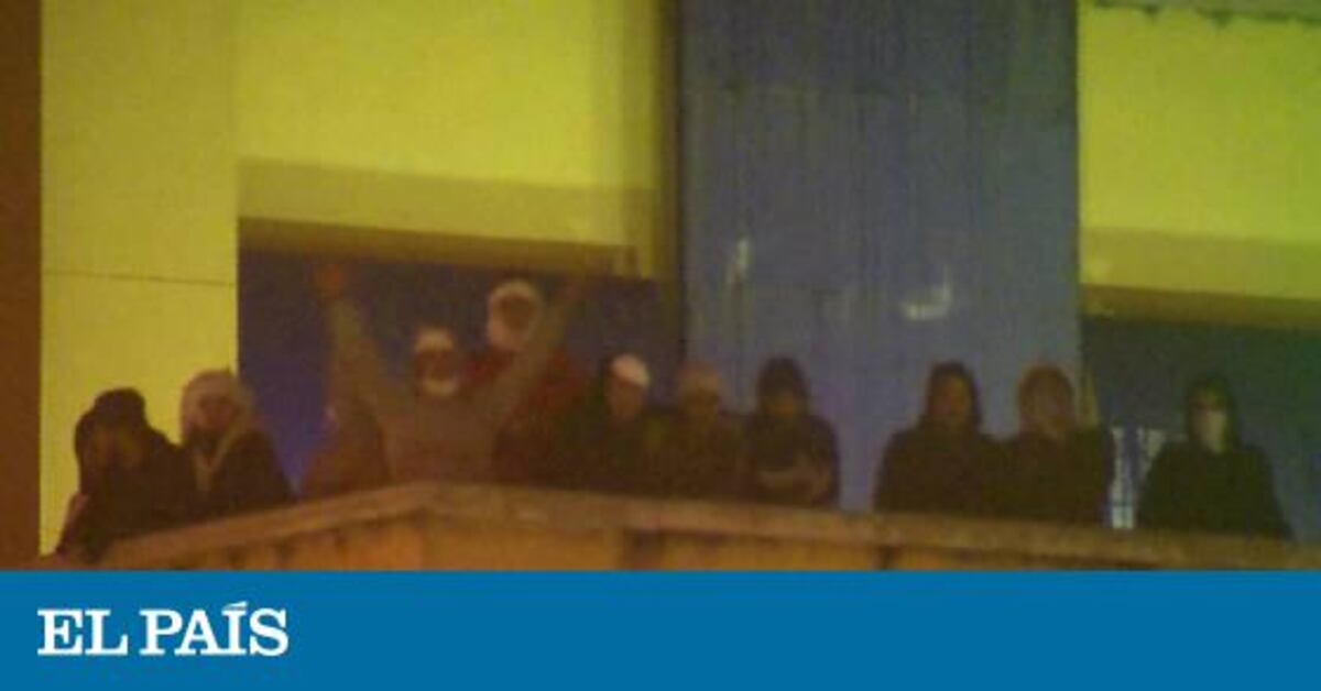 Immigration in Spain: Angry immigrants end mutiny at Madrid detention ...