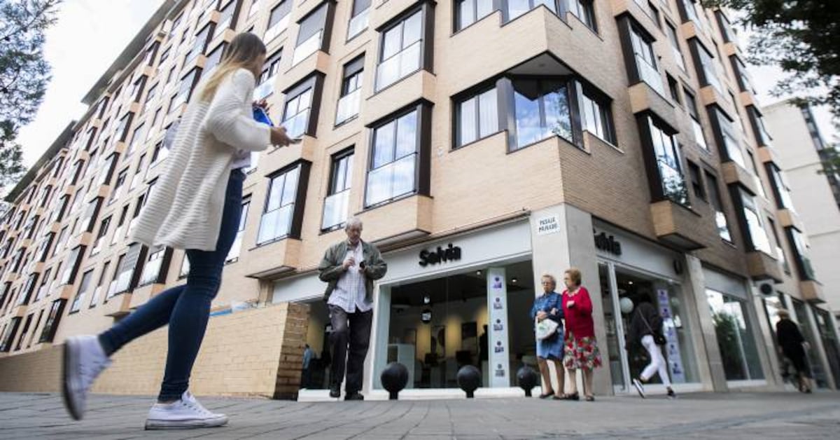 El Sabadell pone en venta Solvia, su filial inmobiliaria | Economía ...