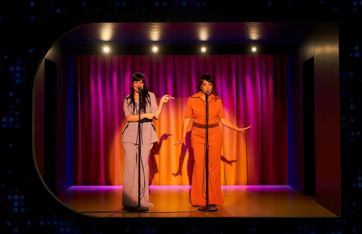 Las críticas de teatro de la semana: cinco mujeres excéntricas y una ...