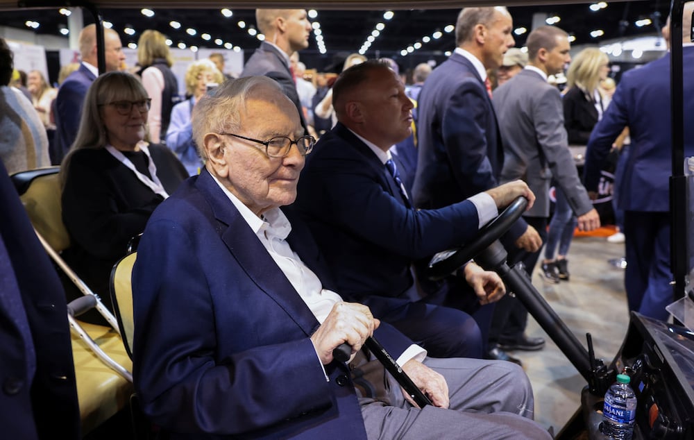 Warren Buffett no encuentra dónde invertir | Economía | EL PAÍS