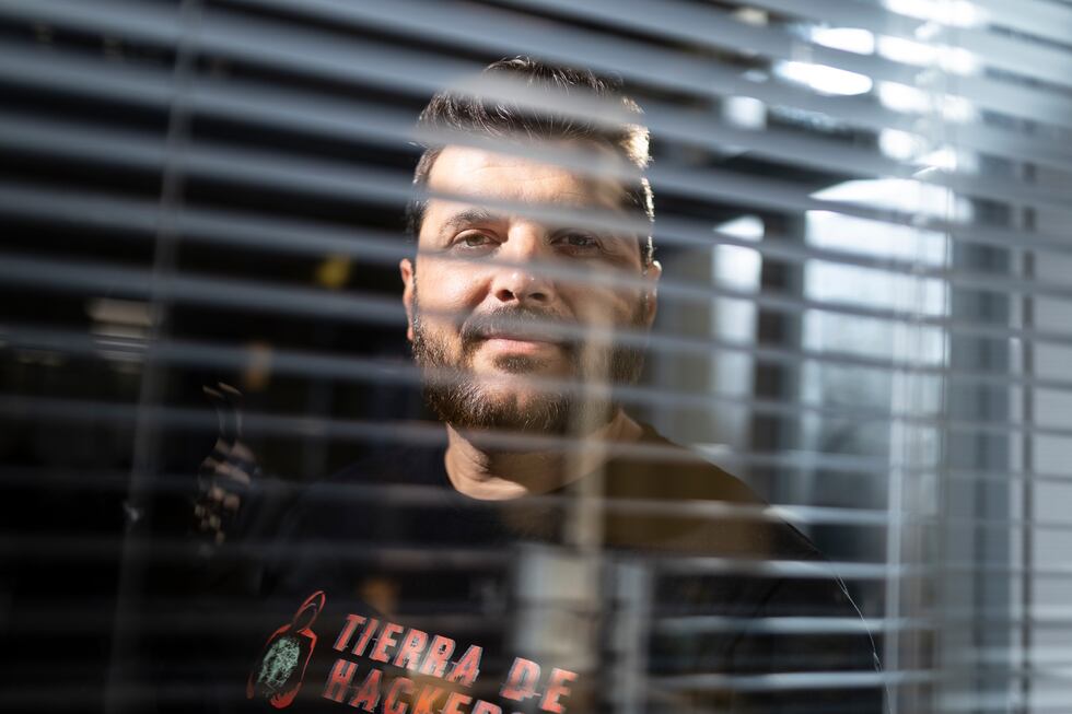 Nunca le robes el móvil a la novia de un hacker: cómo un experto puso ...