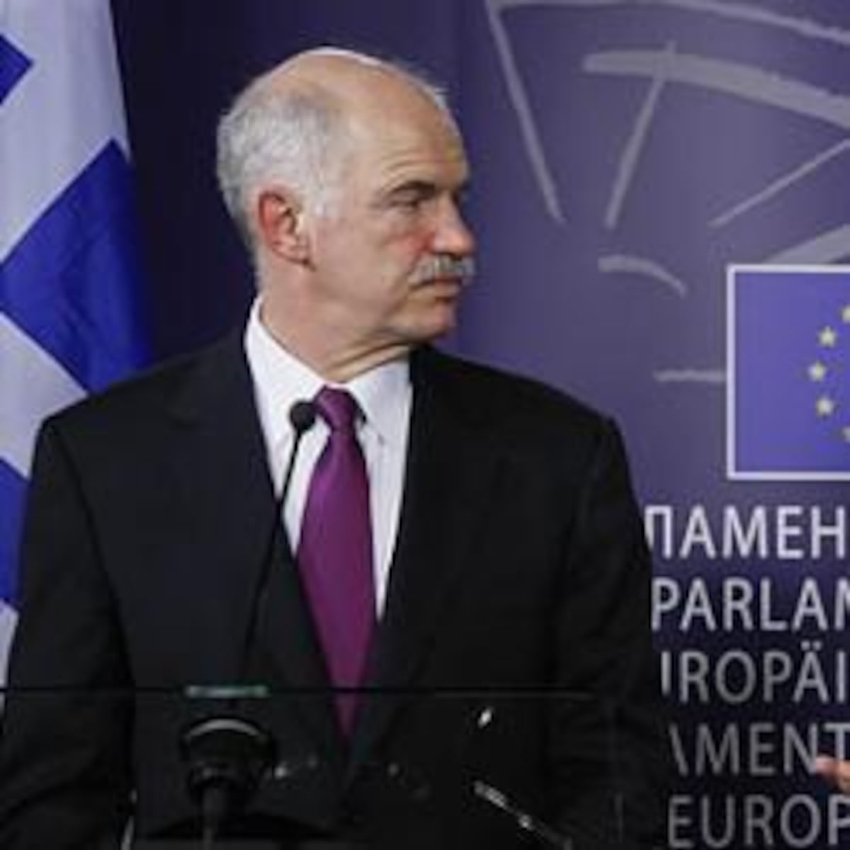 Papandreu amenaza con frenar el ajuste si no recibe ayuda europea ...