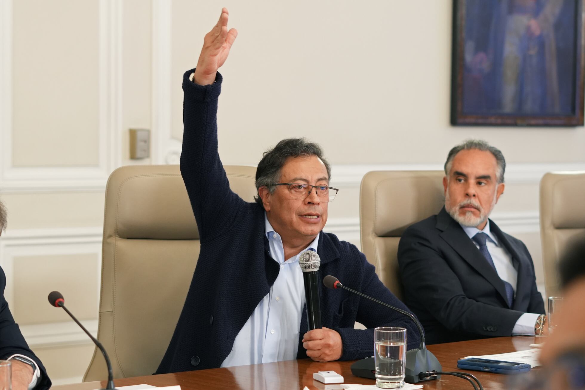 Internal government rebellion threatens to derail the end of Gustavo ...